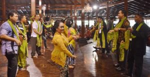 Asal Usul dan Sejarah Tari Tayub - Sering Jalan