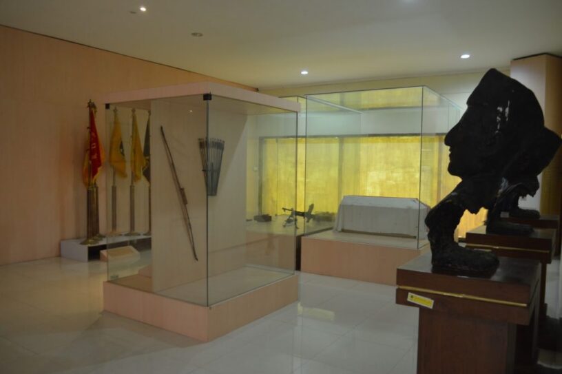 Harga Tiket Museum Ronggowarsito Semarang Dan Koleksinya - Sering Jalan