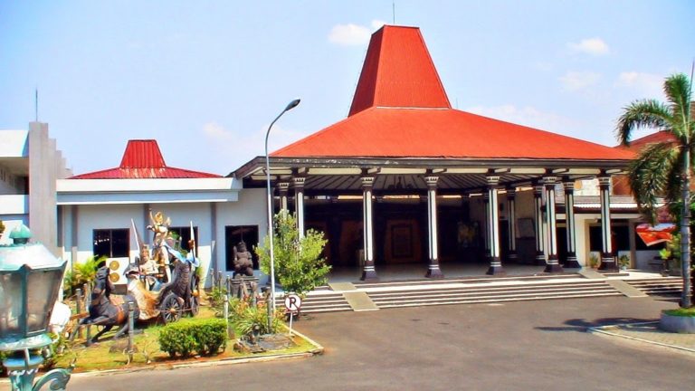 Harga Tiket Museum Ronggowarsito Semarang Dan Koleksinya - Sering Jalan