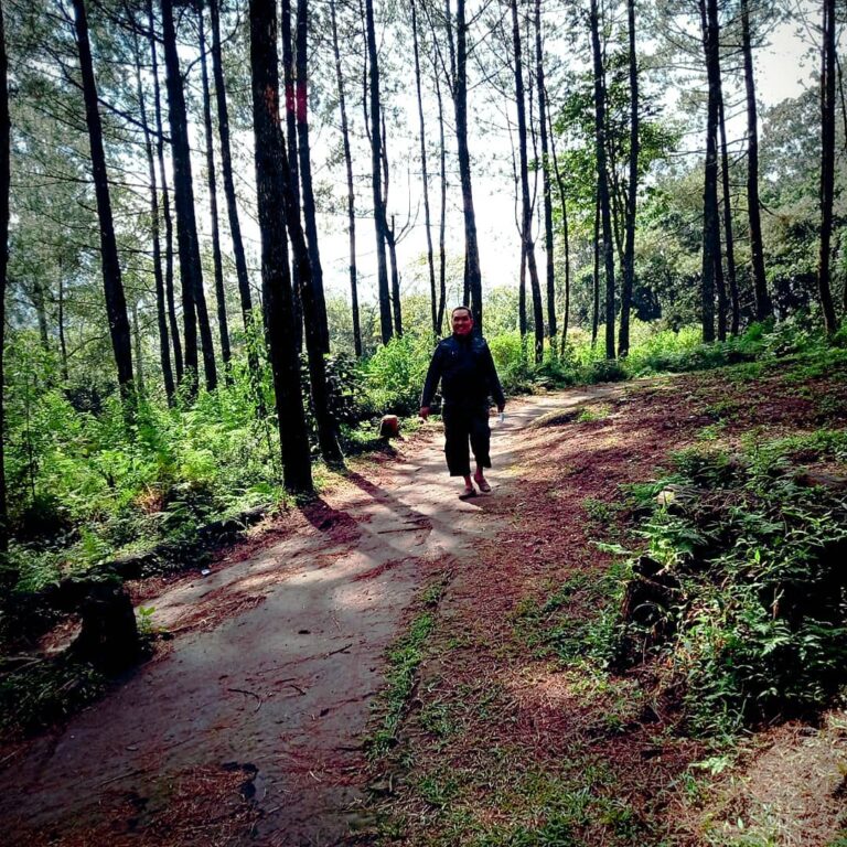Pesona Wisata Curug Layung Kabupaten Bandung Barat - Sering Jalan