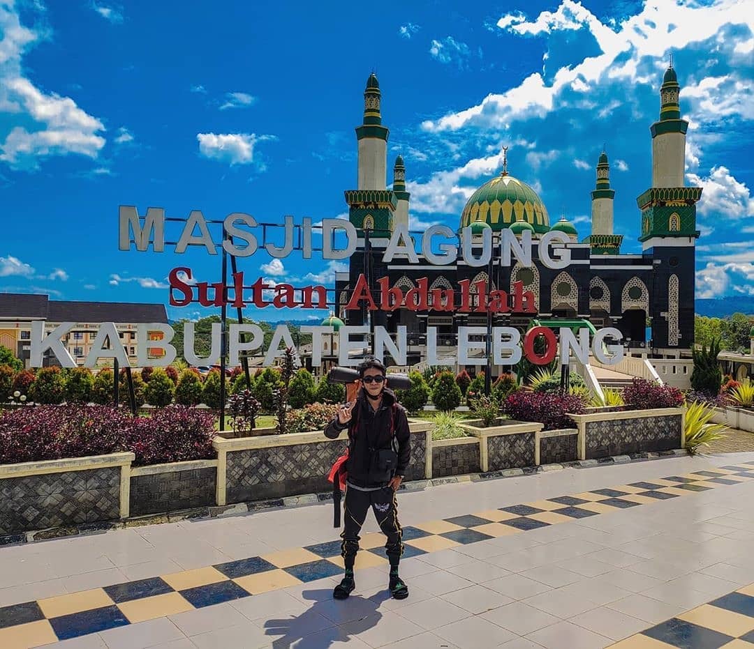 Masjid Agung Sultan Abdullah, Masjid Agung Lebong Bengkulu Yang Megah ...