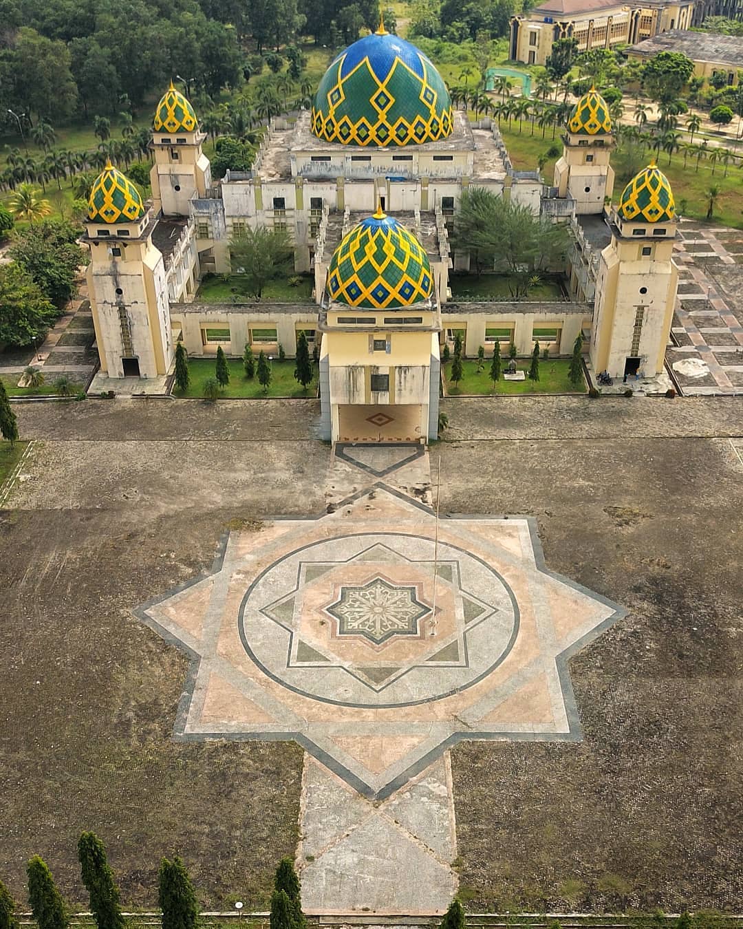 Megahnya Masjid Islamic Center Lampung Timur - Sering Jalan